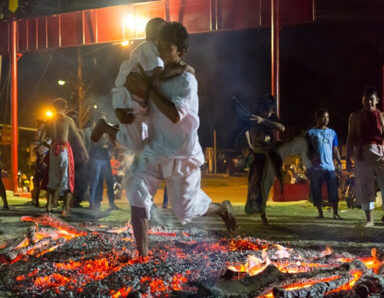 Chození „po ohni“: Superschopnost pro každého, nebo podvod? – RF-Hobby.cz