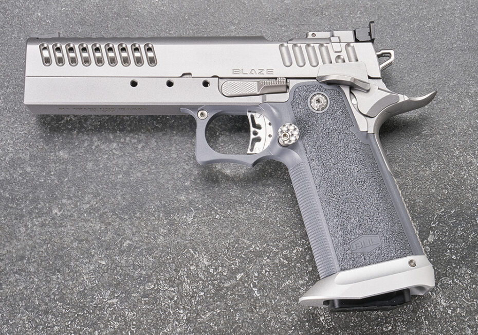 Záře na obloze plné pistolí M2011 – RF-Hobby.cz